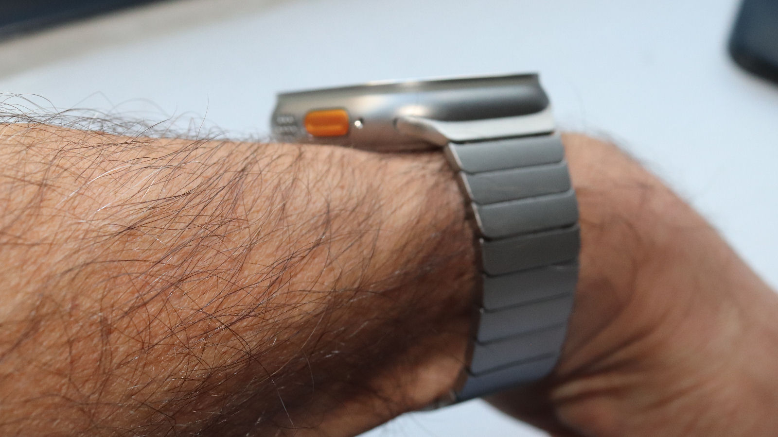 Apple Watch Ultra 3 Teardown - Test confirm 6 Mohs Case Hardness